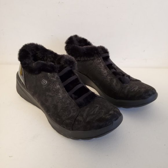 Bzees | Shoes | Bzees Sz 75 Golden Bootie Black Fur Trim Sneaker Heel ...